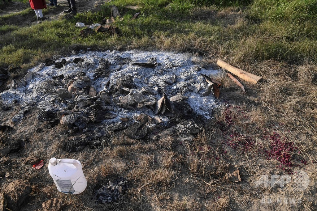 カースト最下層女性集団レイプ死警察が遺族の意思に反して遺体を火葬 写真8枚 国際ニュースAFPBB News