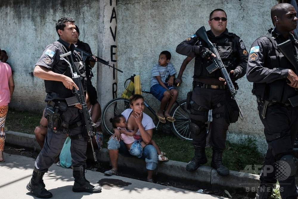 リオの貧民街で大規模な治安作戦、若者7人と警官4人が死亡 写真5枚 国際ニュース:afpbb News