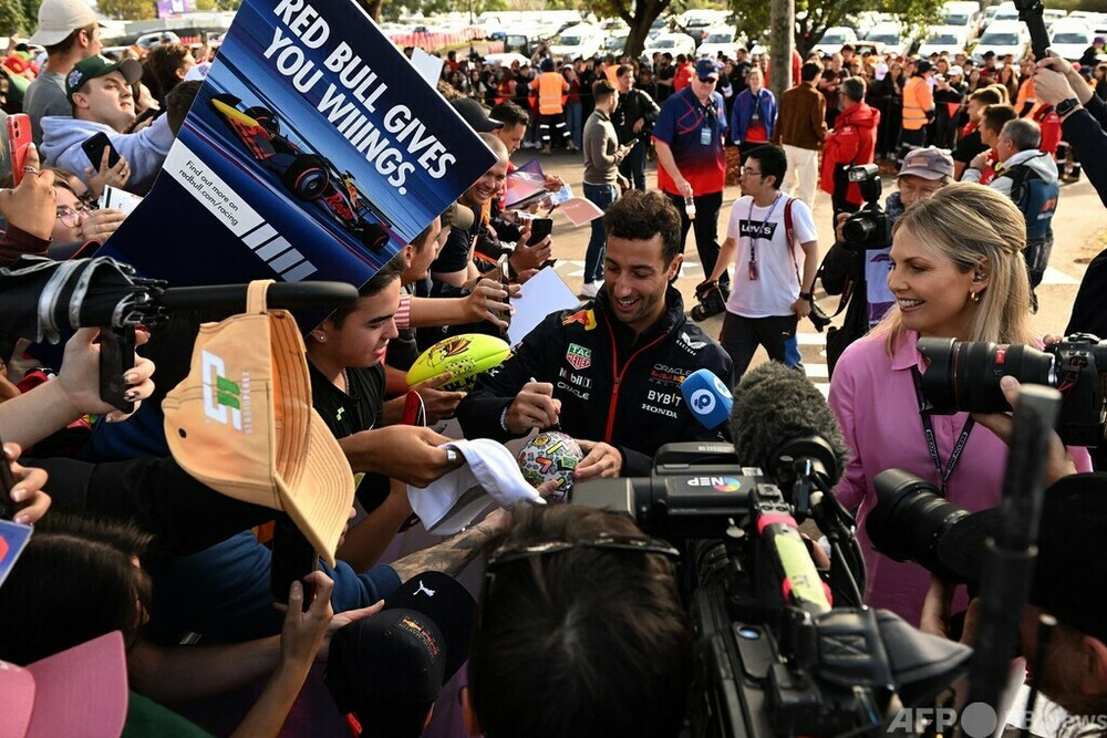 リカルド、24年のF1グリッド復帰に意欲 「兆しが現れている」 写真3枚 国際ニュース：AFPBB News