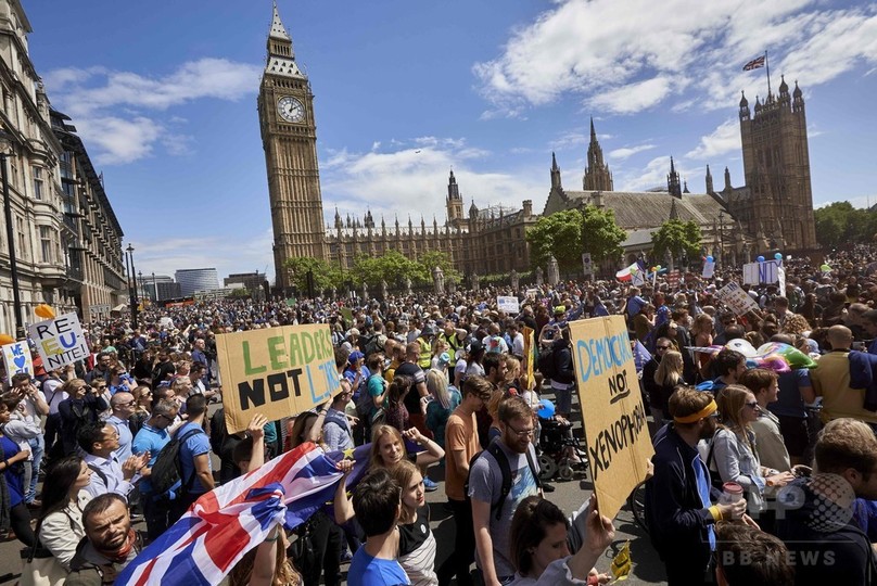 EU離脱に抗議のデモ行進、4万人以上が参加 英ロンドン 写真14枚 国際ニュース：AFPBB News