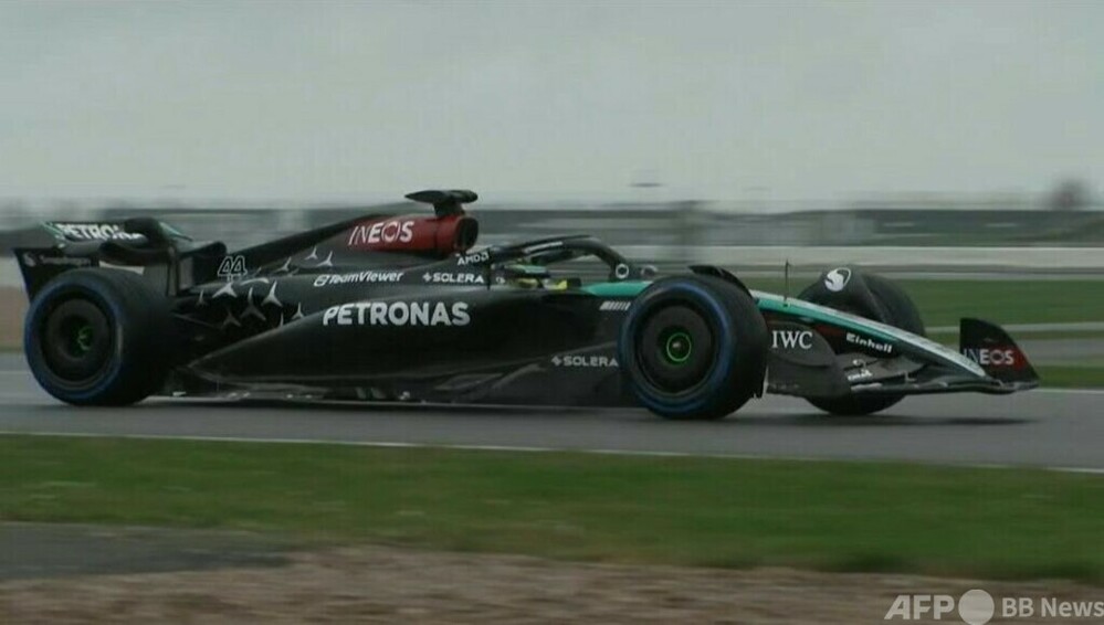 動画：メルセデスF1、2024年の新車「W15」発表 写真1枚 国際ニュース：AFPBB News