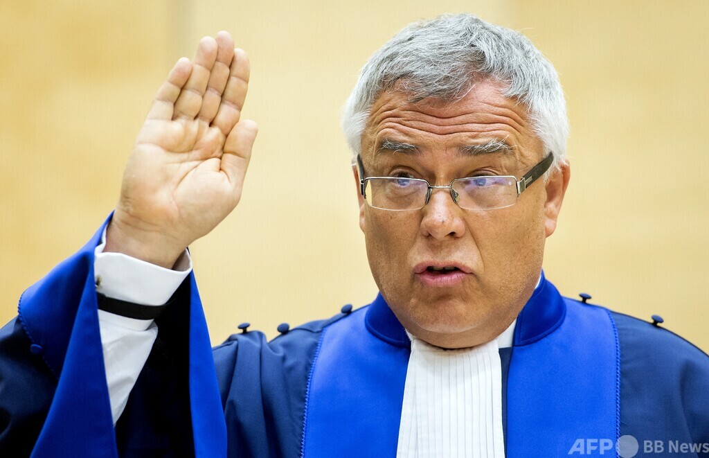 ロシア、国際刑事裁判所の所長を指名手配 写真2枚 国際ニュース：AFPBB News