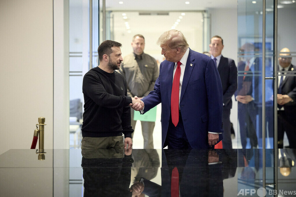 「ゼレンスキー氏は戦争を始めさせてはならなかった」トランプ氏 写真3枚 国際ニュース：AFPBB News