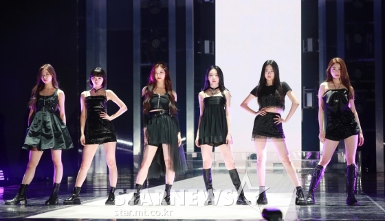 [★フォト] LE SSERAFIM、「FEARLESS」で華やかなデビュー – KOREA WAVE 写真枚 国際ニュース：AFPBB News