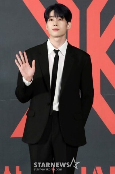 ハン・スンウ、除隊後初ニューアルバムのロゴポスター公開 写真枚 国際ニュース：AFPBB News