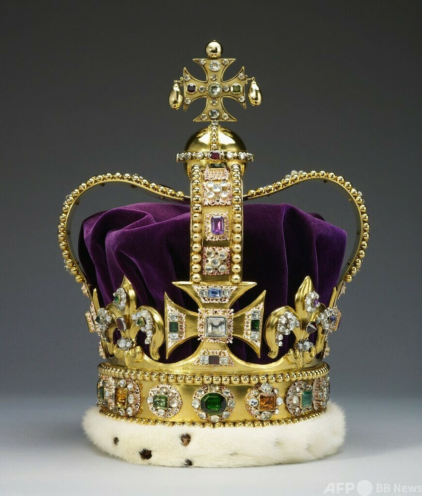 由緒ある「聖エドワード王冠」、改良へ チャールズ英国王戴冠式に向け 写真2枚 国際ニュース：AFPBB News
