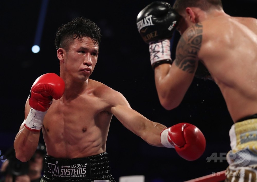 大沢、7回TKOで王者に屈す WBOフェザー級 写真5枚 国際ニュース：AFPBB News