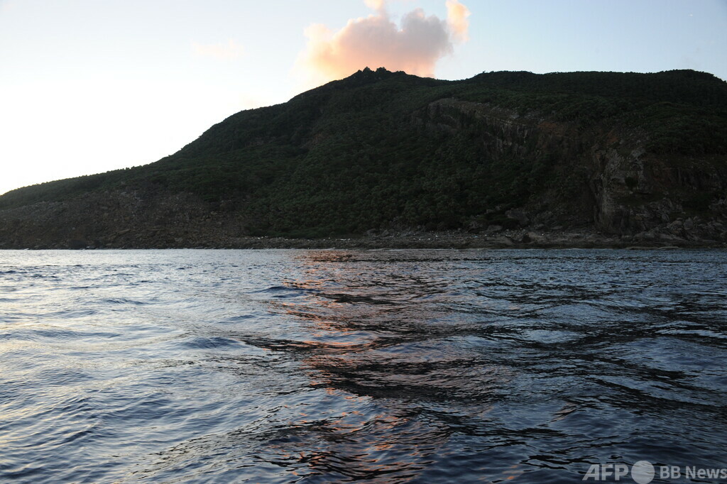 Japan tells China to remove buoy from Tokyo's EEZ 写真1枚 国際ニュース：AFPBB News