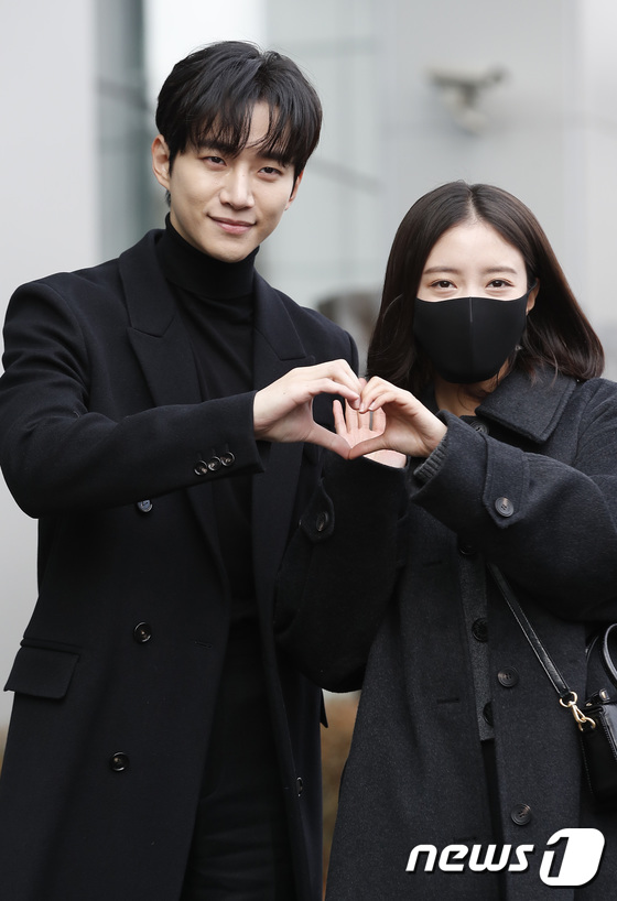 [★フォト] イ・ジュノ＆イ・セヨン、「MBC演技大賞」の大賞候補カップル – KOREA WAVE 写真枚 国際ニュース：AFPBB News