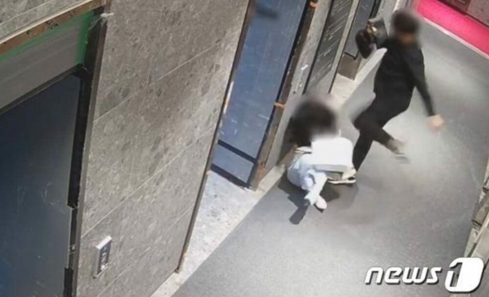 捜査当局が伏せている容疑者の身元、ユーチューバーが明かしてよいのか…韓国で社会問題に 写真枚 国際ニュース：AFPBB News