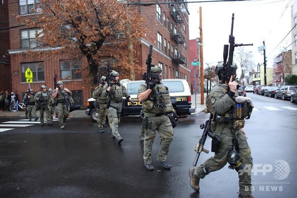 米NY郊外で4時間にわたる銃撃戦、6人死亡 写真10枚 国際ニュース：AFPBB News