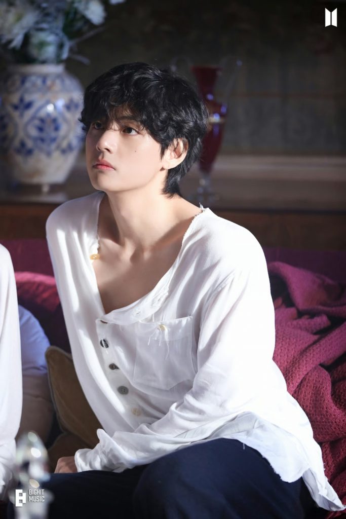 BTS V「Winter Ahead」、Spotifyで5億再生突破 写真枚 国際ニュース：AFPBB News