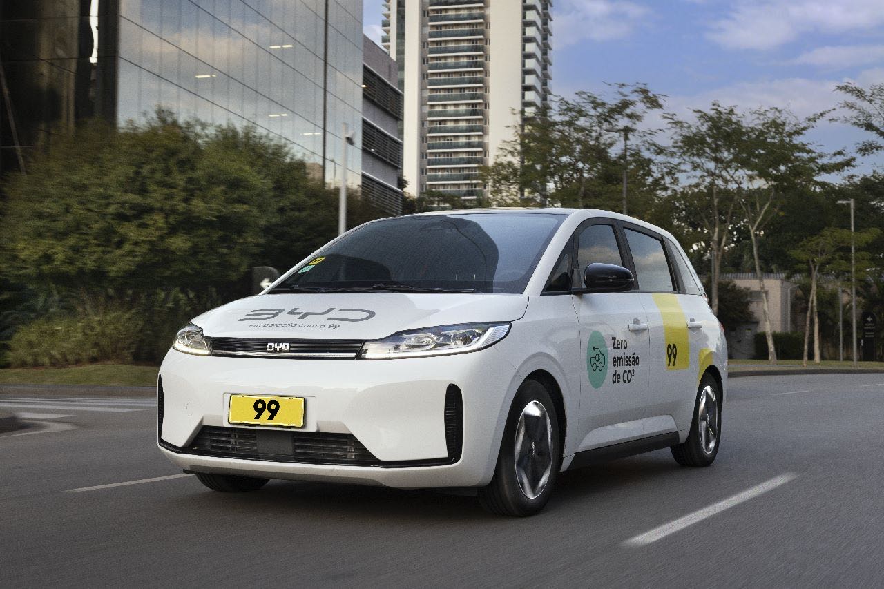 BYD、ディディ傘下のブラジル配車大手99とEVリースで合意 写真5枚 国際ニュース：AFPBB News