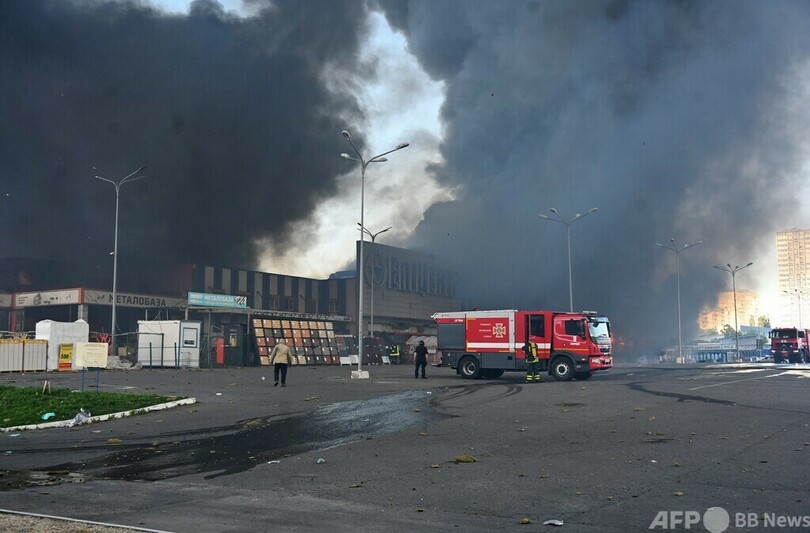 ホームセンターなぜか爆撃される [399583221]