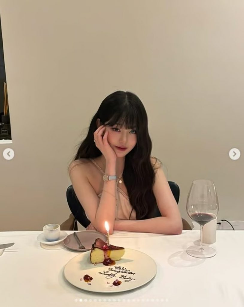 IVEチャン・ウォニョン、22歳の誕生日を華やかに祝福 写真枚 国際ニュース：AFPBB News