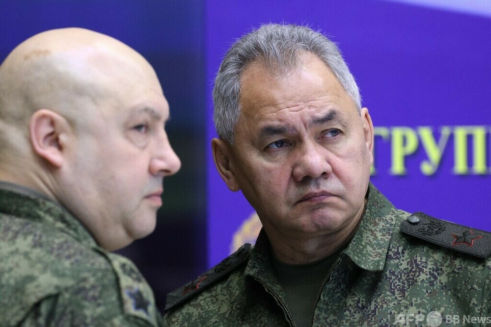 ロシア国防相、ウクライナ東部前線を視察 写真2枚 国際ニュース：AFPBB News