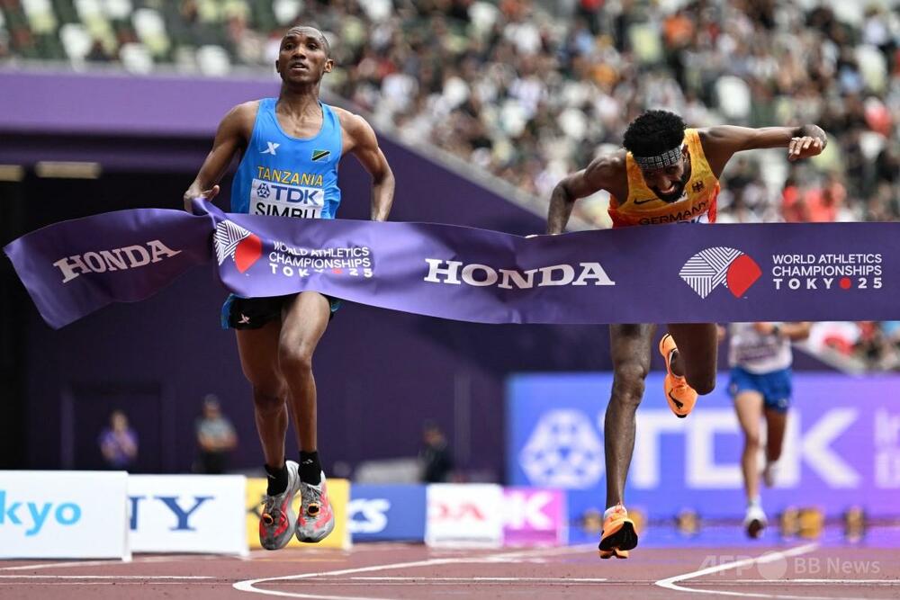 シンブが同タイム決着を制し男子マラソン優勝 世界陸上 写真12枚 国際ニュース：AFPBB News