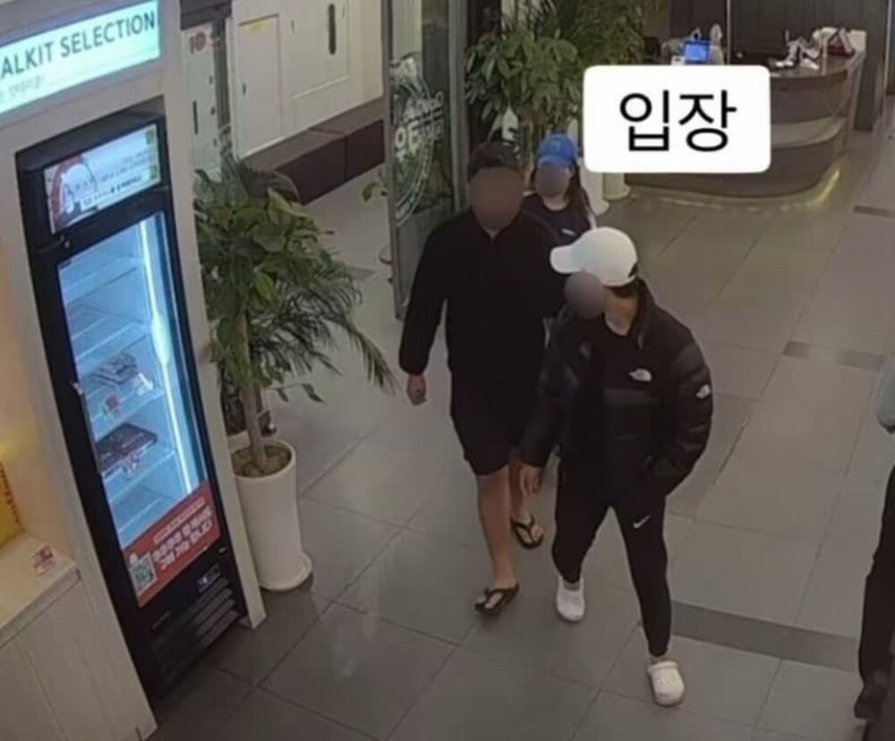 ビュッフェで3人組が無銭飲食、非常階段で「バラバラ逃走」…韓国・防犯カメラにその姿 写真枚 国際ニュース：AFPBB News