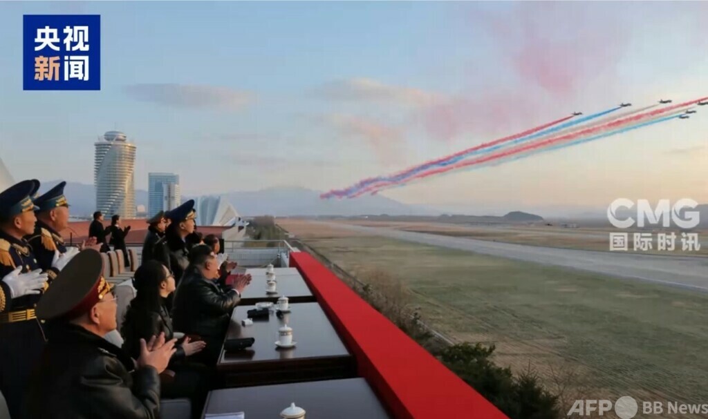 朝鮮空軍は戦略軍事資産を装備=金正恩氏 写真1枚 国際ニュース：AFPBB News