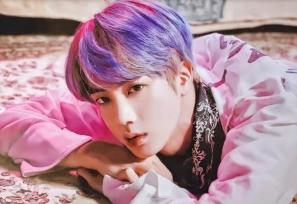 BTSジン、「パーソナルカラーが紫のアイドル」1位に選出 写真枚 国際ニュース：AFPBB News