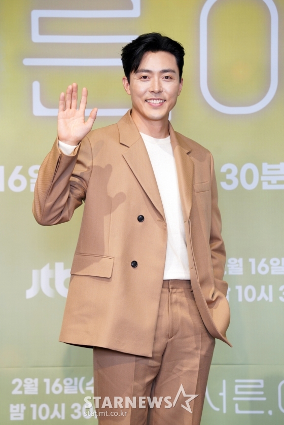 ソン・イェジン、チョン・ミド、キム・ジヒョン、「三十、九」の親友たち – KOREA WAVE 写真枚 国際ニュース：AFPBB News