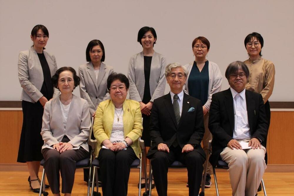 北里大学女性研究者育成助成制度による「女性研究者のための研究・育児両立支援助成金」2023年度採用者報告会を開催しました 写真1枚 国際ニュース：AFPBB News