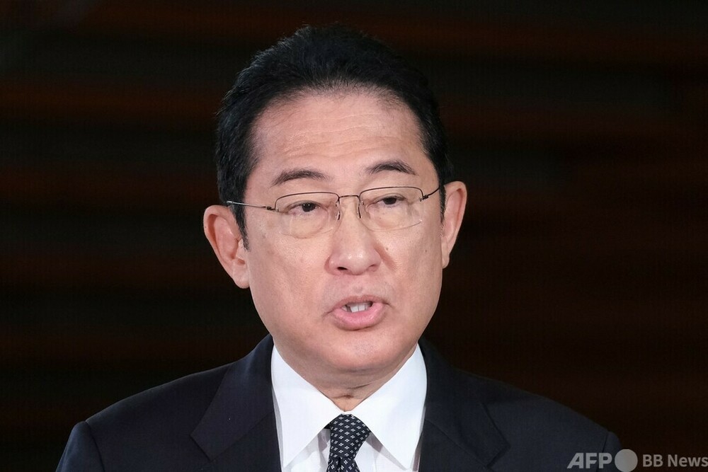 Japan PM condemns China over stone throwing at embassy, schools 写真1枚 国際 ...