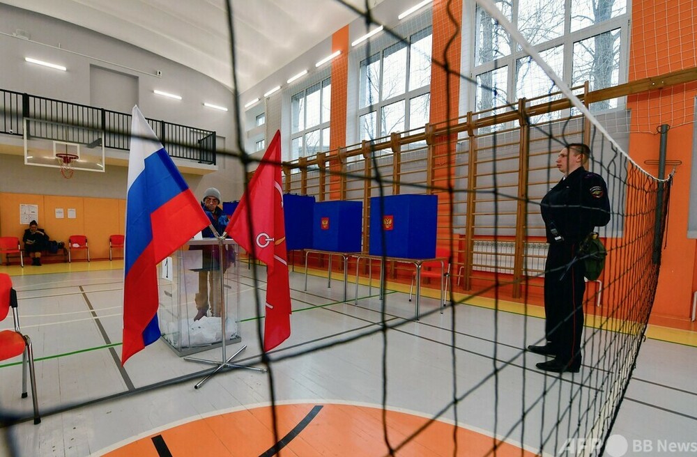 大統領選の投票用紙に「戦争反対」、女性に拘留8日 ロシア 写真9枚 国際ニュース：AFPBB News