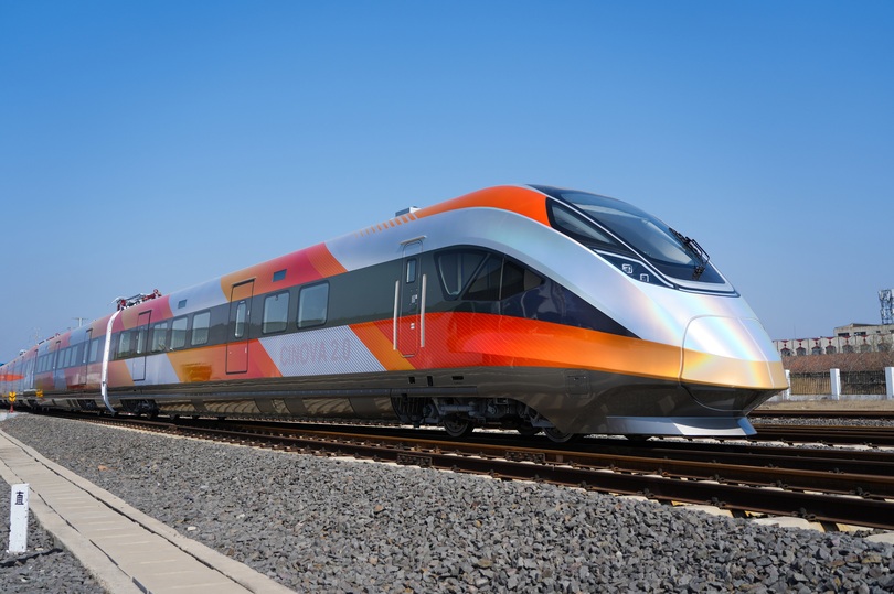 中国の新型スマート列車、青島市でお披露目 写真5枚 国際ニュース：AFPBB News