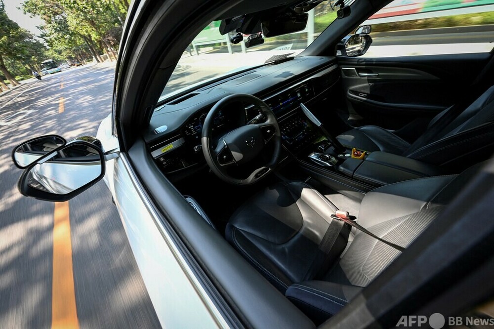 Japan's first fully autonomous vehicle suspended 写真1枚 国際ニュース：AFPBB News