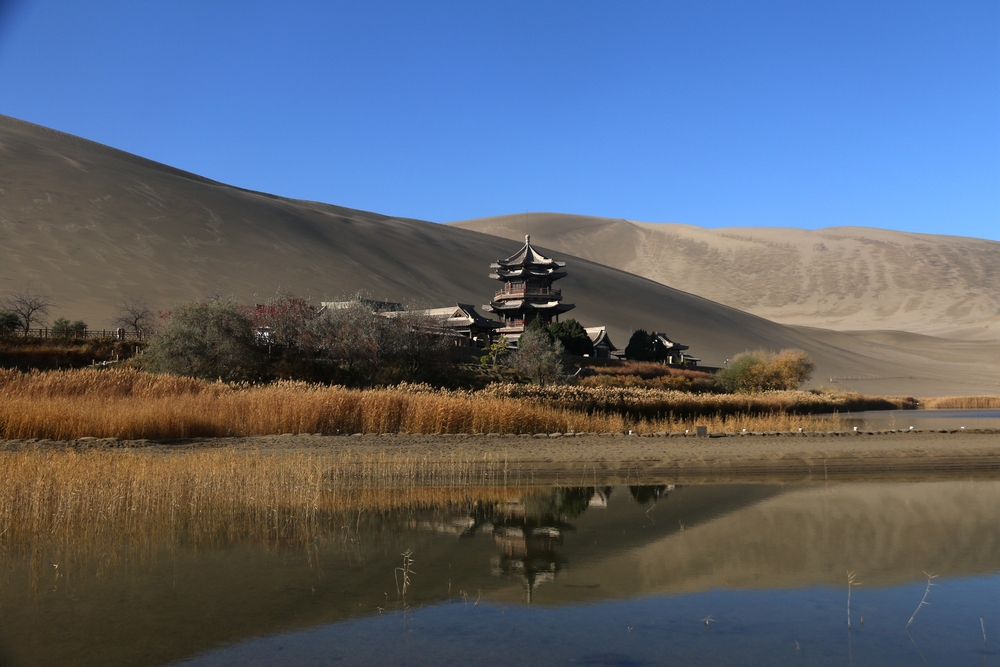 初冬の鳴沙山・月牙泉風景区 中国甘粛省敦煌市 写真8枚 国際ニュース：AFPBB News