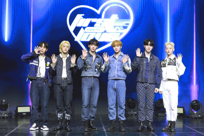 WEi、 4thミニアルバム「First Love」ショーケースを開催 – KOREA WAVE 写真枚 国際ニュース：AFPBB News