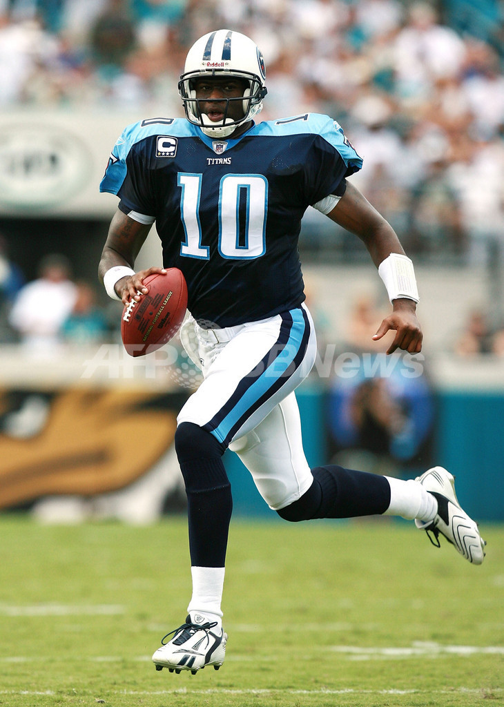 タイタンズ V・ヤングの“ラン”でジャガーズに逆転勝利 写真15枚 国際ニュース：AFPBB News