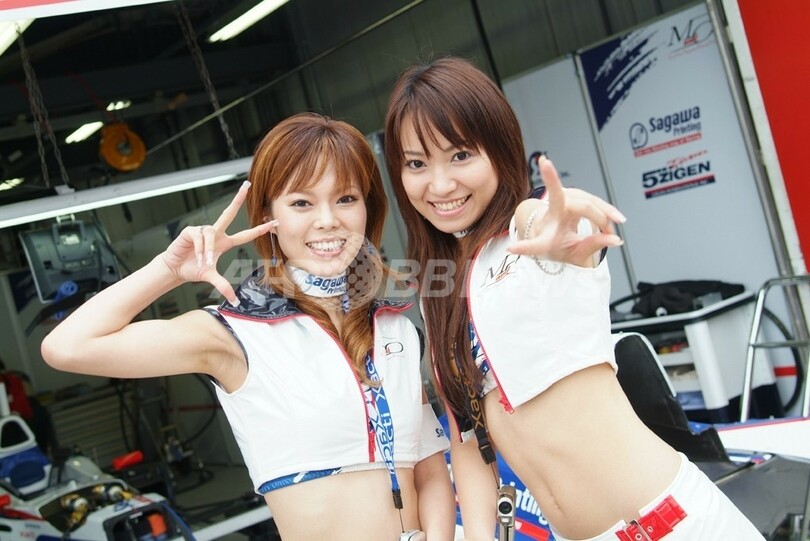 ＜06 FORMULA NIPPON・第3戦＞M＆O with TEAM 5ZIGEN レースクィーン - 茂木 写真4枚 国際ニュース ...