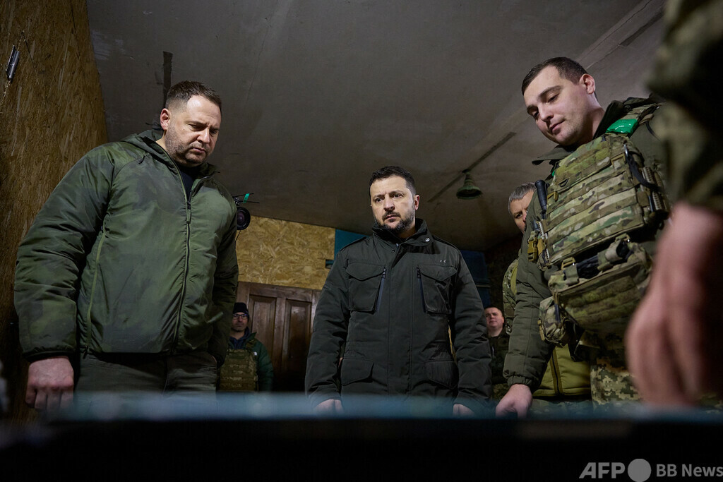 ウクライナ軍、前線は「極めて困難」 ゼレンスキー氏 写真11枚 国際ニュース:afpbb News