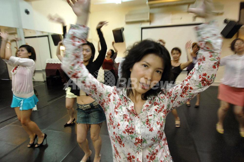 セクシーになるためのストリップダンス講習会 写真3枚 国際ニュース:afpbb News