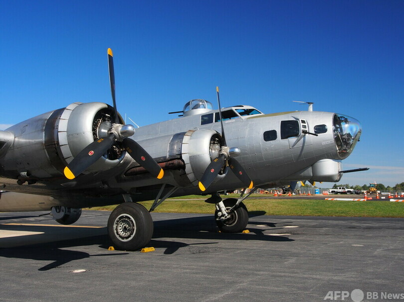 第2次大戦の爆撃・戦闘機が空中衝突 米航空ショー 写真3枚 国際ニュース：AFPBB News