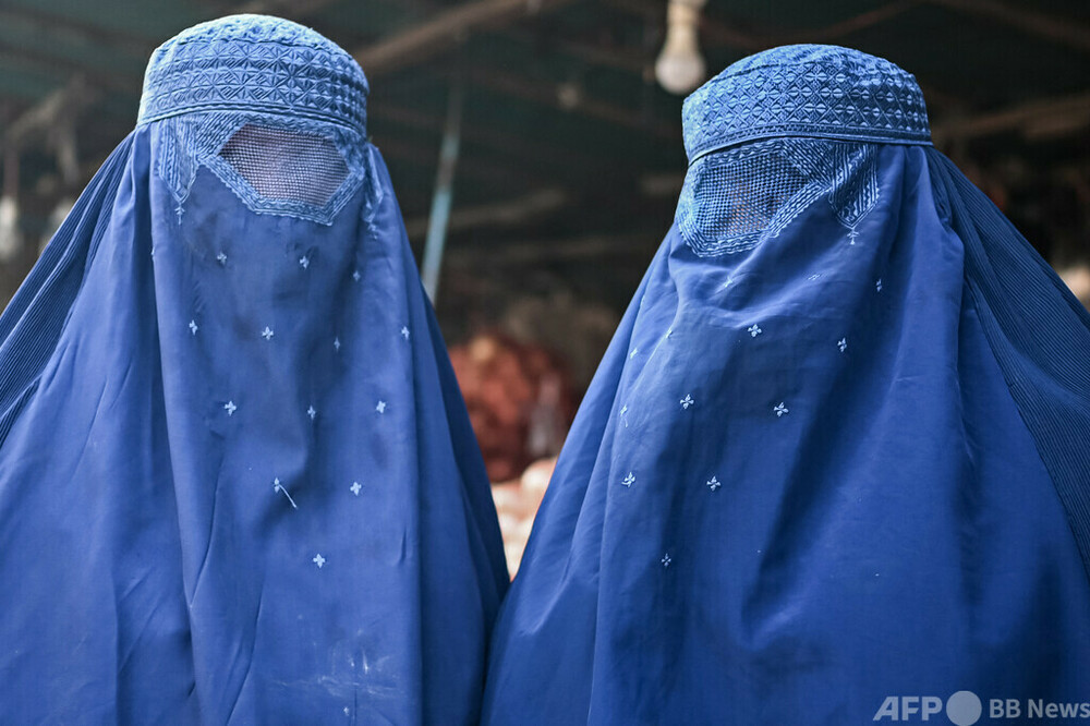 タリバン、女性にヒジャブ着用命じるポスター掲示 写真4枚 国際ニュース：AFPBB News