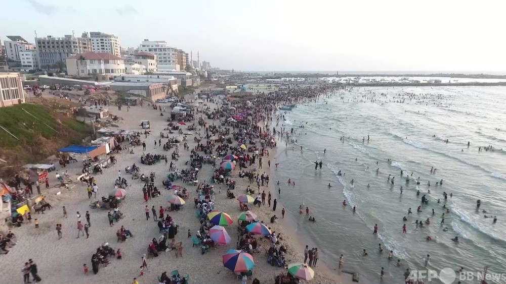 動画：停戦発効後のガザ、ビーチに多くの住民の姿 写真1枚 国際ニュース：AFPBB News