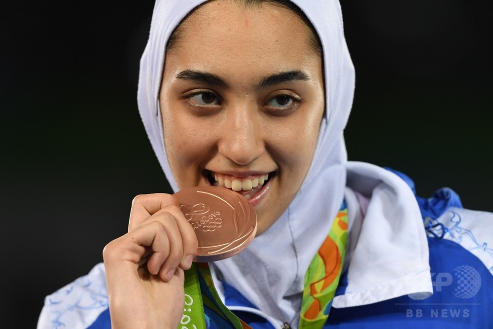 イラン初の女性五輪メダリスト誕生、大統領らから称賛の声 写真9枚 国際ニュース：AFPBB News