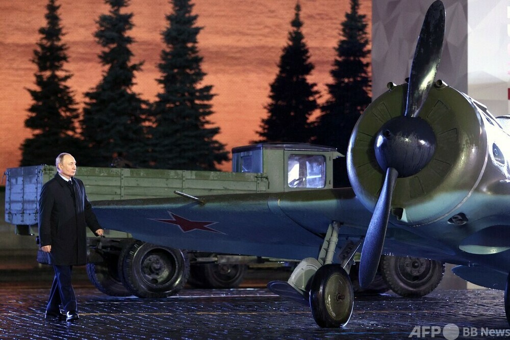 プーチン氏、ウクライナで戦死の「戦う司祭」に最高栄誉称号を授与 写真6枚 国際ニュース：AFPBB News