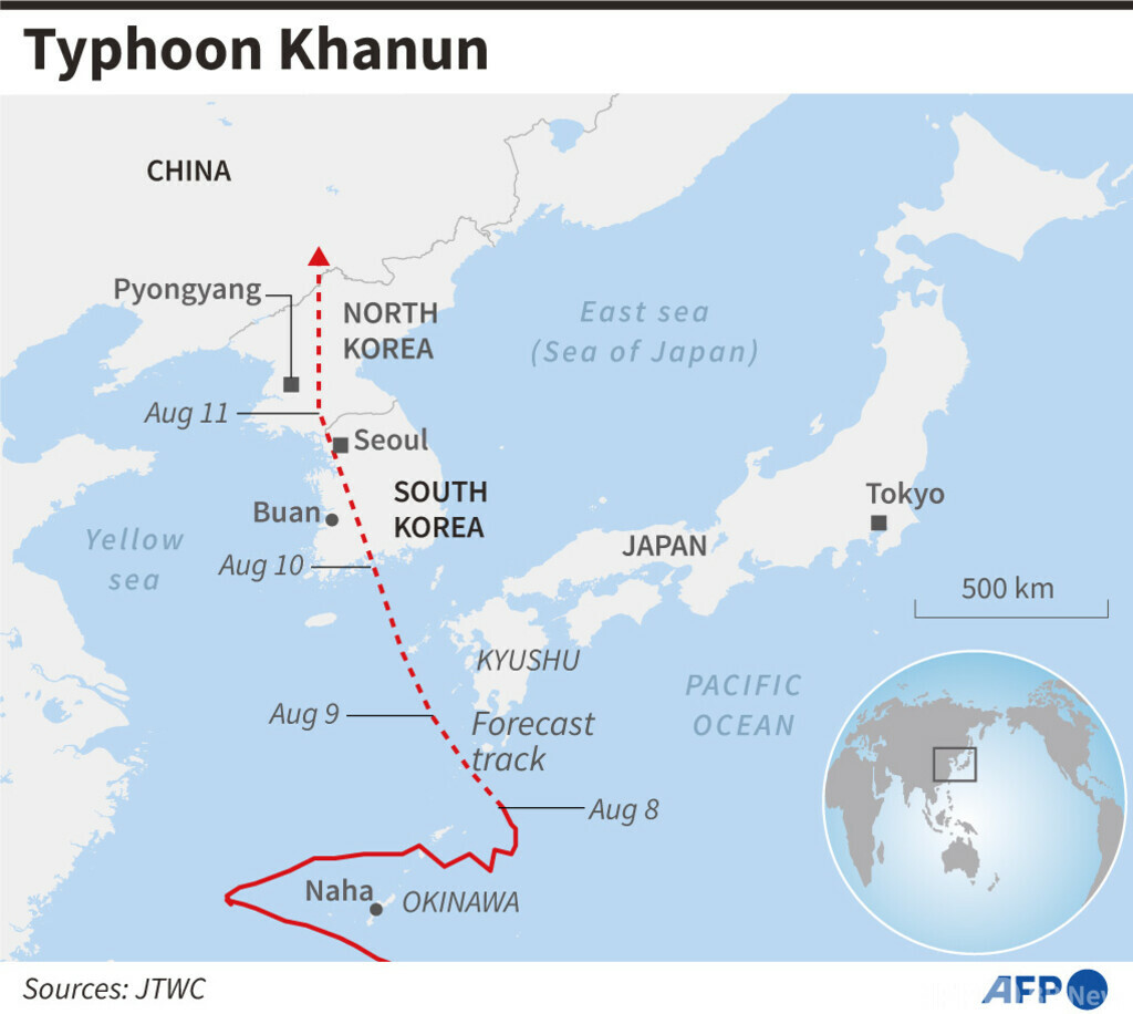 Flights cancelled as typhoon skirts southern Japan 写真1枚 国際ニュース：AFPBB News
