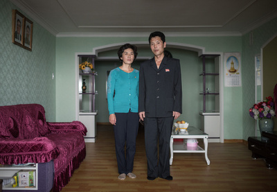 【特集】買い物する親子、マンションに住む夫婦、遊園地の少女…北朝鮮で暮らす人々