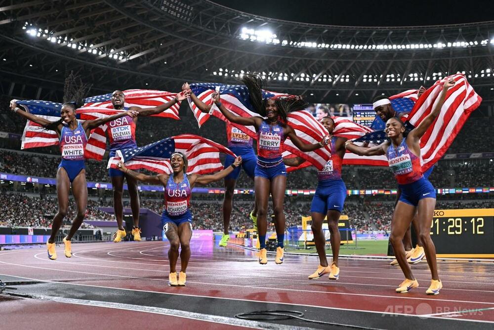 米国男女が4×100mリレー制覇で有終の美、世界陸上閉幕 写真8枚 国際ニュース：AFPBB News