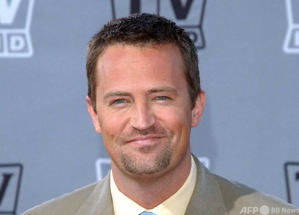 米ドラマ「フレンズ」のM・ペリーさん、自宅で遺体発見 報道 写真4枚 国際ニュース：AFPBB News