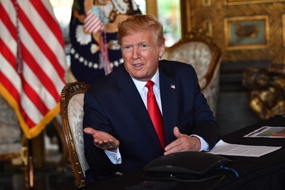 トランプ氏、北朝鮮からのクリスマスプレゼントは「美しい花瓶かも」
