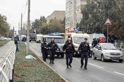 ロシアの学校で銃乱射、子どもら15人死亡 容疑者自殺