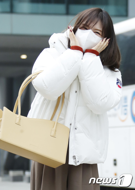 [★フォト] Red Velvet ウェンディ、2022年の公式あいさつポーズ – KOREA WAVE 写真枚 国際ニュース：AFPBB News