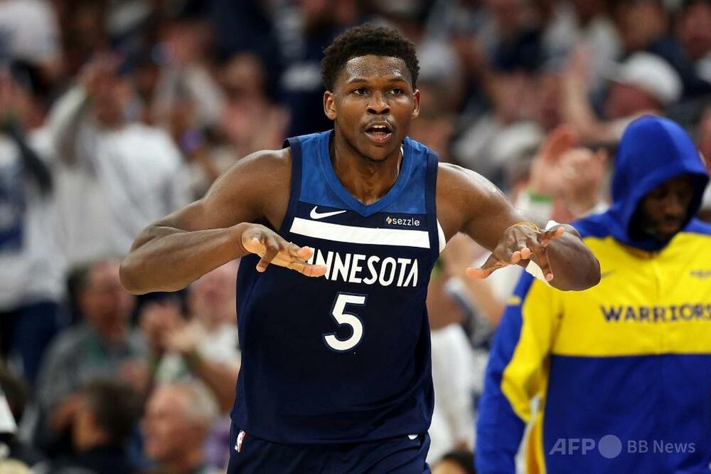 Tウルブズがウォリアーズ圧倒 シリーズは1勝1敗に 写真1枚 国際ニュース：AFPBB News