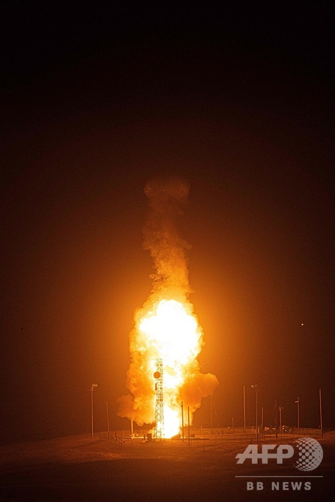 米空軍、ICBM発射実験に成功 写真3枚 国際ニュース：AFPBB News
